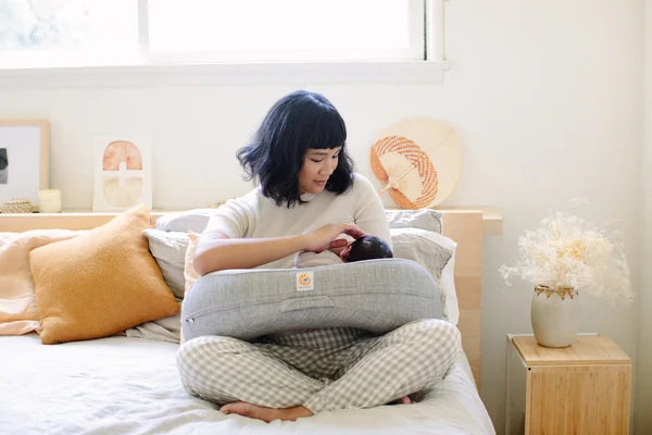 A New Mum’s Guide to Mastering the Latch • Official Store • Ergobaby ...